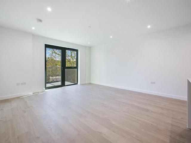 Dragonfly Walk, Hackney, London, N4 2 bed apartment to rent £3,098 pcm £715 pw