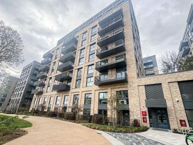 Dragonfly Walk, London, 3 Bedroom Apartment
