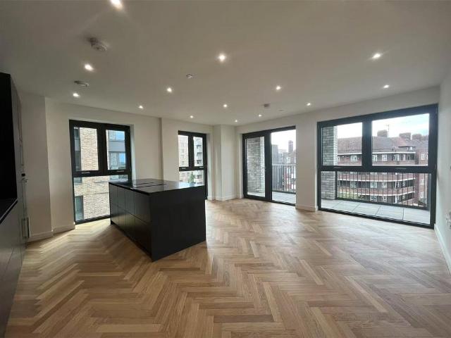 Dragonfly Walk, London N4 2 bed apartment to rent £3,200 pcm £738 pw