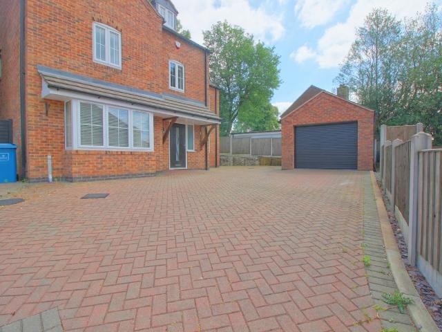Dragons Court, Rough Close, Stoke On Trent ST3, 5 bed terraced house to rent, £2,200 pcm | PrimeLocation