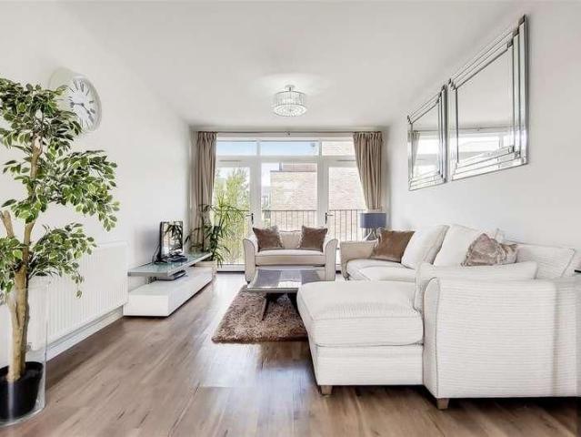 Dragons Way, Barnet, EN5