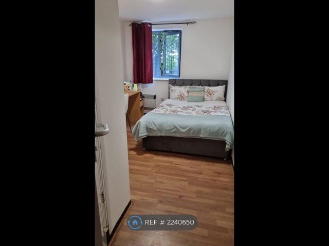 Dragoon Hall, London SE18, Room to rent, £900 pcm | PrimeLocation