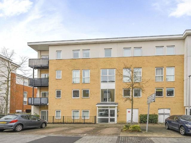 Drake Way, Reading, Berkshire RG2, 2 bed flat to rent, £1,300 pcm | PrimeLocation