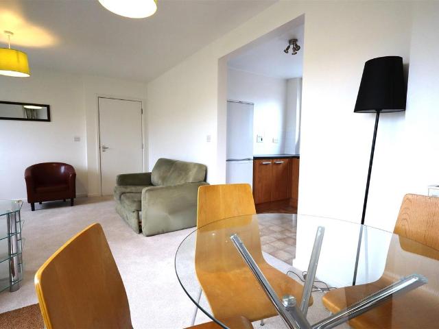 Drake Way, Reading RG2, 1 bed flat to rent, £1,195 pcm | PrimeLocation