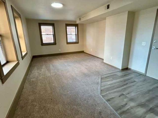 Drake Court and Liberty Lofts apartments! Enjoy downtown living at its best. 2 Bedroom Apartment for Rent at 2116 Leavenworth St, Omaha, NE 68102 Park East