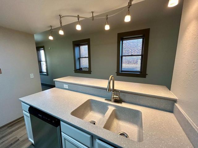 Drake Court and Liberty Lofts apartments! Enjoy downtown living at its best. 3 Bedroom Apartment for Rent at 2116 Leavenworth St, Omaha, NE 68102 Park East