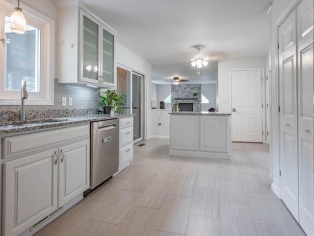 Drake Ln, Merrimack, Home For Sale