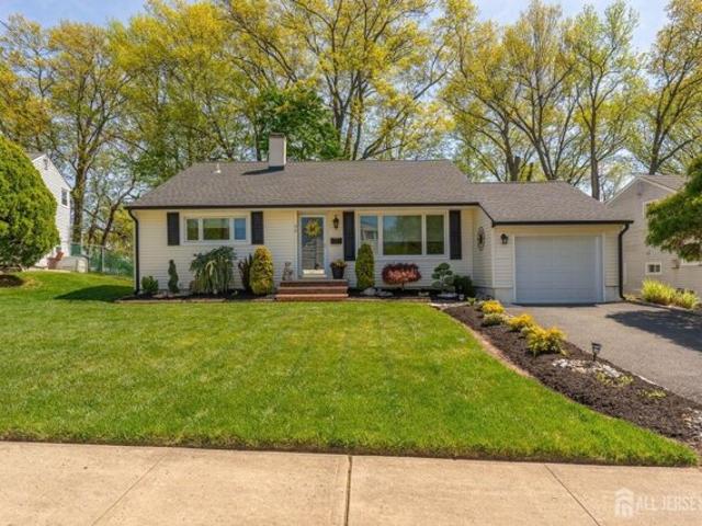 Drake Pl, Colonia, Home For Sale
