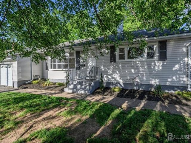 Drake Pl, Colonia, Home For Sale