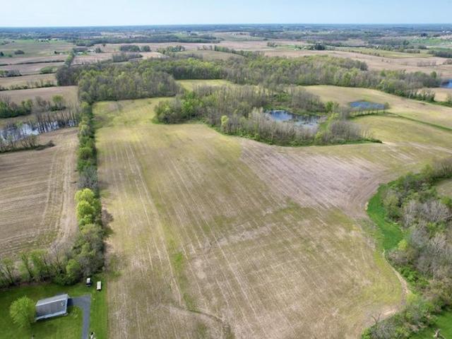 Drake Rd, Kendallville, IN 46755