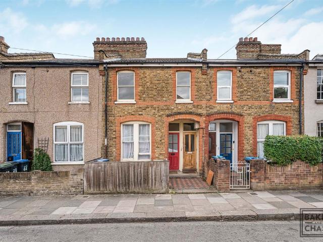 Drake Street, Enfield EN2, 2 bed flat to rent, £1,450 pcm | PrimeLocation