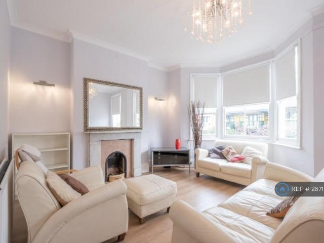 Drakefell Road, London, SE14 2 bed flat to rent £2,200 pcm £508 pw
