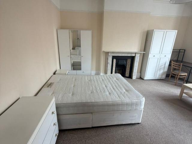 Drakefield Road, London SW17, Studio to rent, £1,250 pcm | PrimeLocation