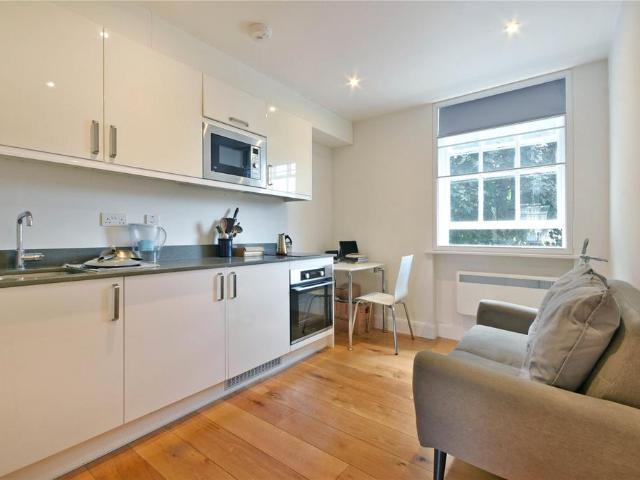 Drakes Courtyard, Kilburn High Road. Studio to rent £1,375 pcm £317 pw