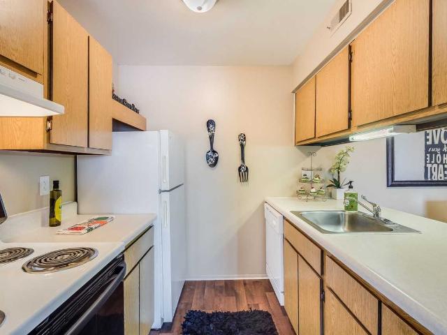 Drakeshire Apartments Suzanne Apartments LLC 1 Bedroom Apartment for Rent at 55 Suzanne Dr, Lapeer, MI 48446