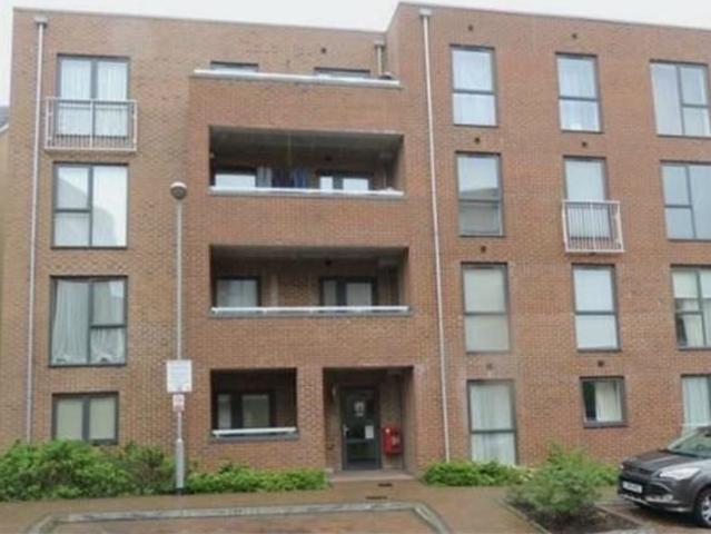 Draper Close, West Thurrock RM20, 2 bed flat to rent, £1,400 pcm | PrimeLocation