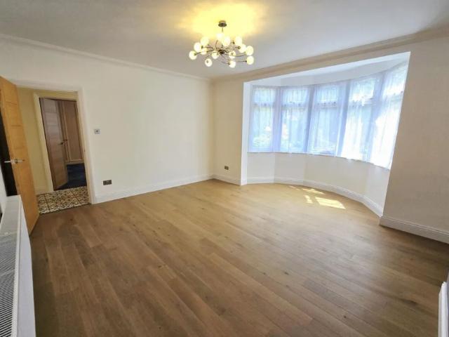 Drapers Road, ENFIELD