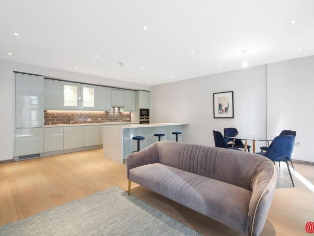 Drapers Yard, London SW18, 3 bed flat to rent, £3,900 pcm | PrimeLocation