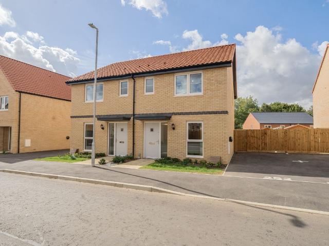 Drew Fields, Sudbury CO10, 2 bed property to rent, £1,250 pcm | PrimeLocation