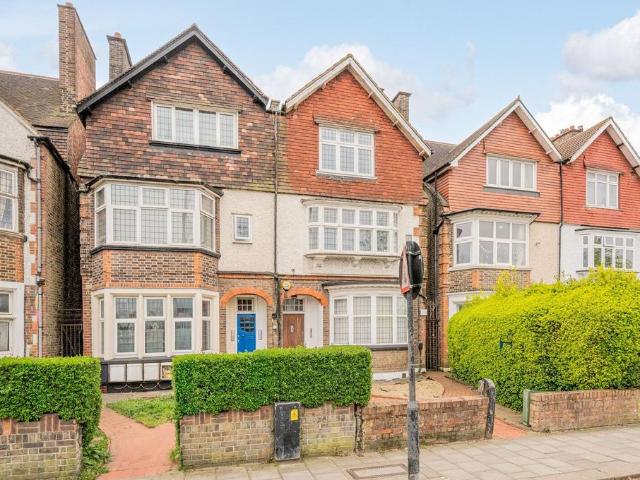 Drewstead Road, Streatham Hill. 1 bed flat to rent £1,600 pcm £369 pw