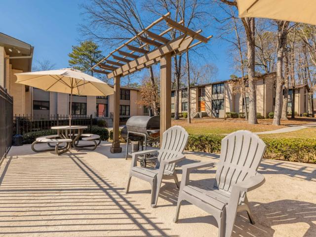 Dresden Forest | Close to Everything. Surrounded by Serenity. 1 Bedroom Apartment for Rent at 1526 Dresden Dr Ne, Atlanta, GA 30319 30319