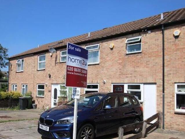 Dressington Avenue, London, 3 Bedroom Terraced