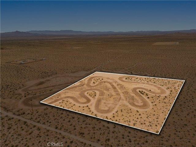 4625 Drifting Sands Rd, Adelanto, CA 92301