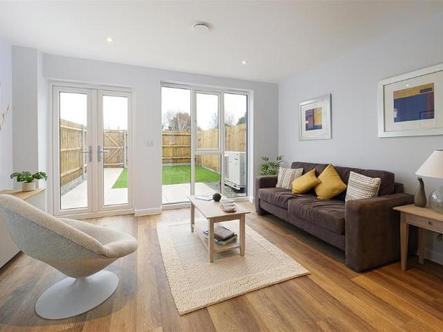 Driftwood Mews, Suffolk Avenue. 2 bed end of terrace house to rent £1,961 pcm £453 pw