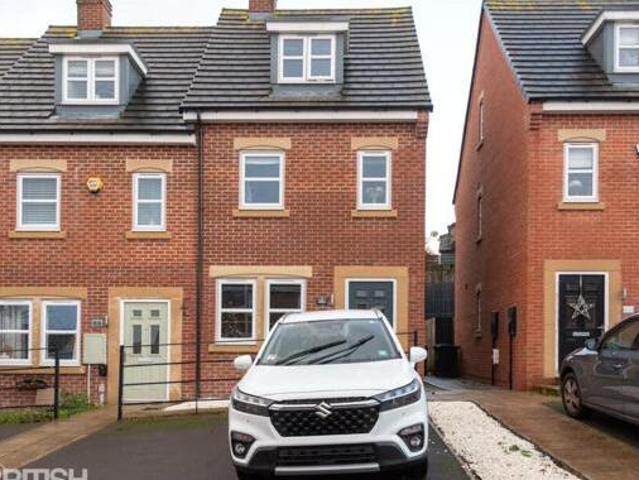 Drighlington, Midwinter Row, Bradford, 3 Bedroom End