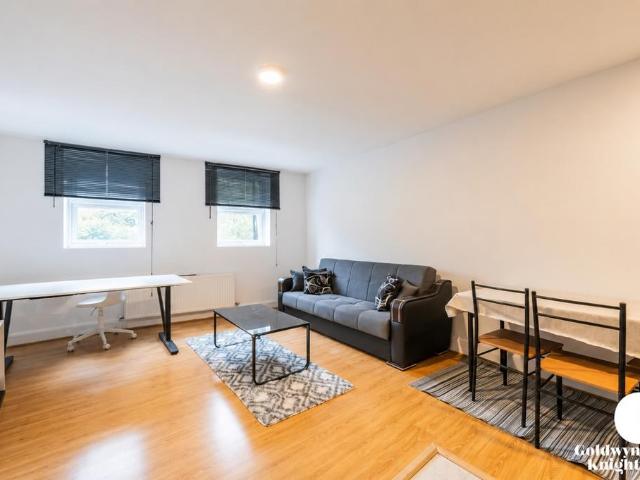Driss Apartments, 75A Burdett Road. 1 bed apartment to rent £1,800 pcm £415 pw