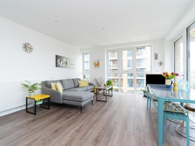 Drumond house, Victory Parade. 2 bed penthouse to rent £2,300 pcm £531 pw