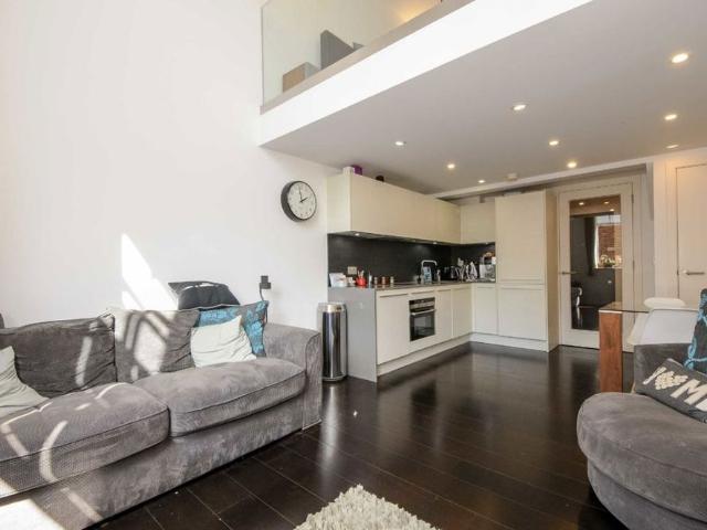 Drummond Way, N1, London