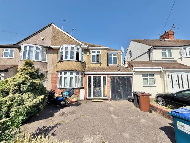 Drummond Drive, Stanmore HA7, 4 bed semi detached house to rent, £3,000 pcm | PrimeLocation