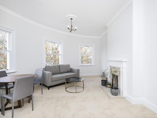 Drummond Gate London SW1V 1 bed apartment to rent £2,750 pcm £635 pw