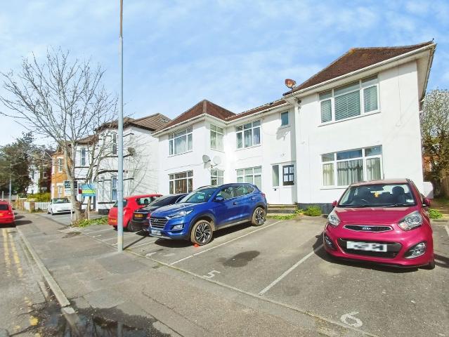 Drummond Road, Bournemouth BH1, 2 bed flat to rent, £1,100 pcm | PrimeLocation