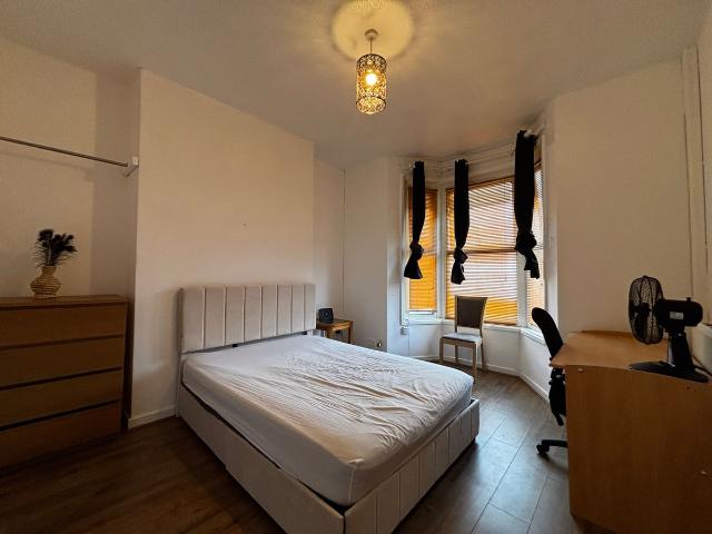 Drummond Road, Bristol BS2, 1 bed property to rent, £850 pcm | PrimeLocation