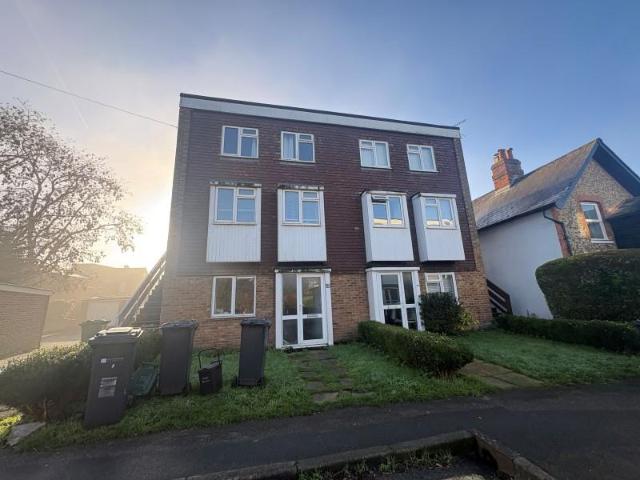 Drummond Road, Guildford GU1 2 bed apartment to rent £1,650 pcm £381 pw