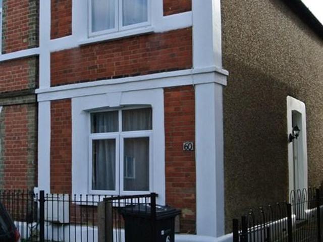 Drummond Road, Guildford, GU1 4 bed semi detached house to rent £2,740 pcm £632 pw