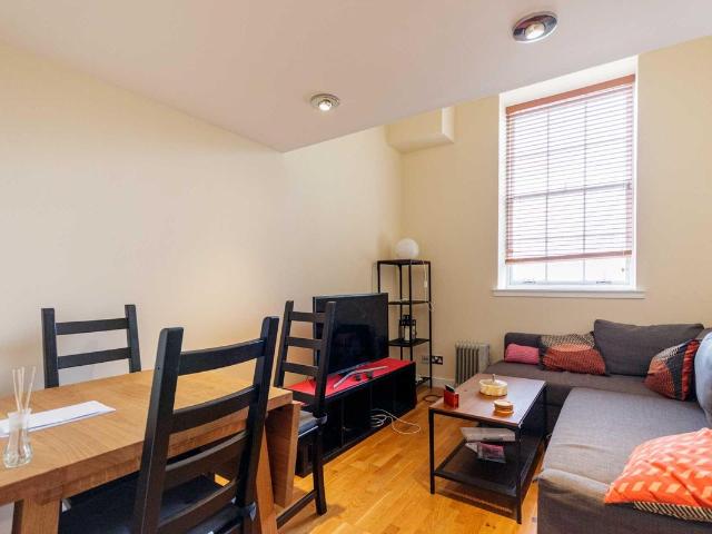 Drummond Street, Edinburgh EH8, 2 bed maisonette to rent, £1,450 pcm | PrimeLocation