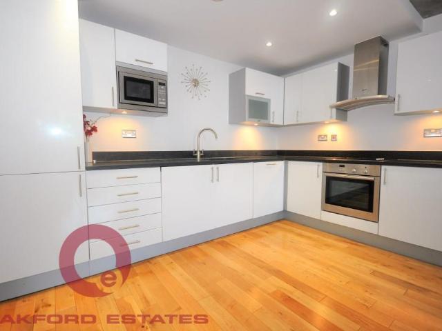 Drummond Street, Euston, London NW1 3 bed flat to rent £4,767 pcm £1,100 pw