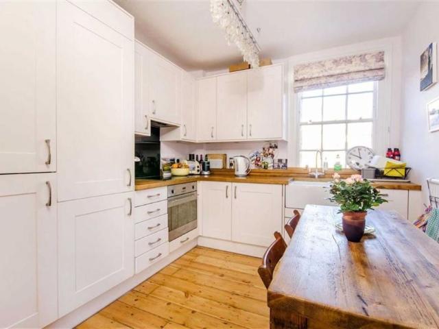 Drummond Street, London NW1, 2 bed flat to rent, £3,100 pcm | PrimeLocation
