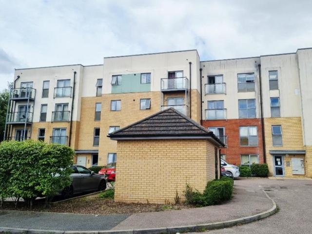 Drury Lane, Stevenage, SG1 2 bed apartment to rent £1,550 pcm £358 pw