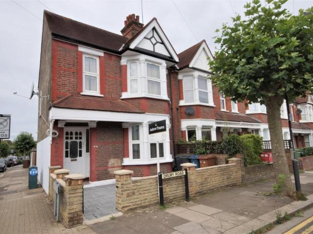 Drury Road, Harrow HA1 3 bed end of terrace house to rent £2,400 pcm £554 pw