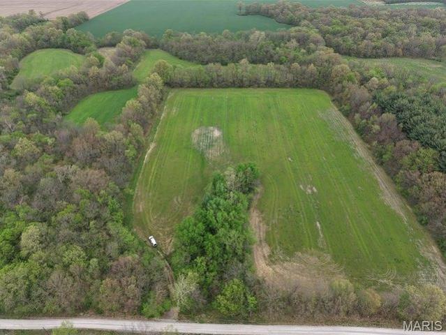 Dry Creek Ave, Greenville, IL 62246