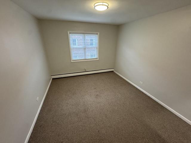 Dryden Homes 2 Bedroom Apartment for Rent at 1 N Dryden Pl, Arlington Heights, IL 60004