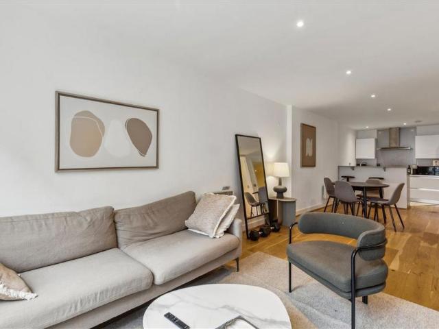 Drysdale Street, London N1 2 bed flat to rent £3,500 pcm £808 pw