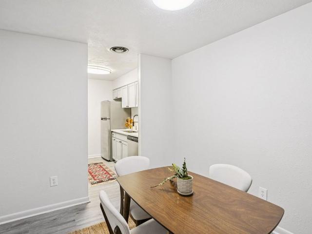 Dwell @ 750 2 Bedroom Apartment for Rent at 750 Franklin Gtwy Se, Marietta, GA 30067