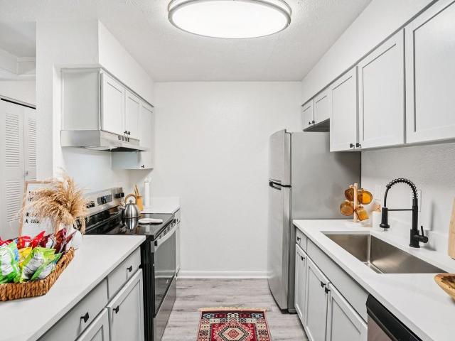Dwell @ 750 2 Bedroom Apartment for Rent at 750 Franklin Gtwy Se, Marietta, GA 30067