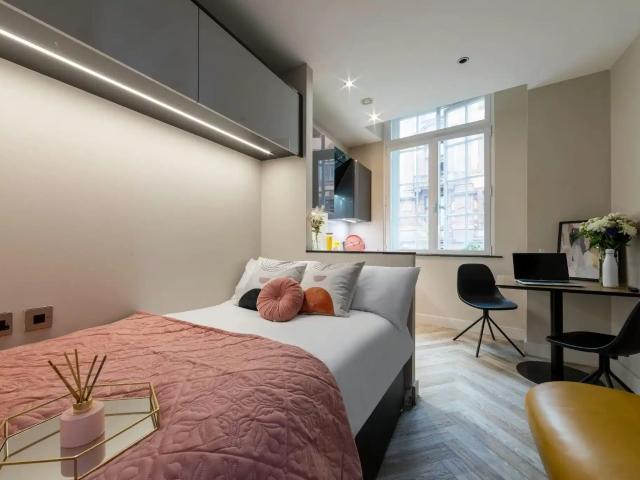 Dwell 121 Princess Street, Manchester Student Accommodation | Amber