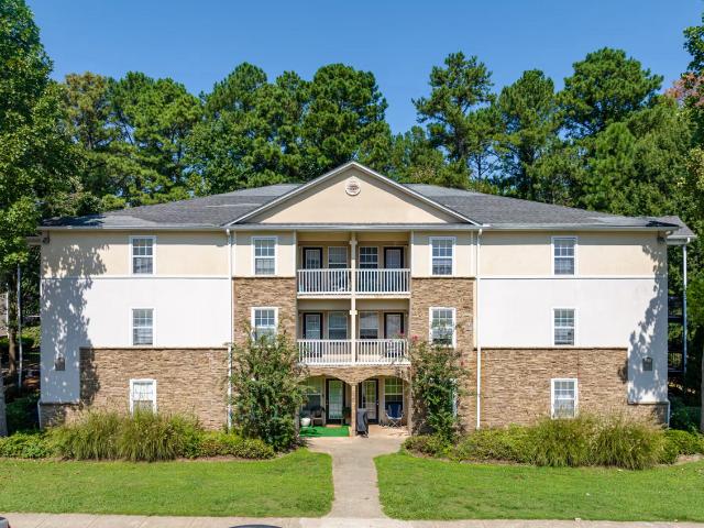 Dwell at the View 2 Bedroom Apartment for Rent at 1620 Hollywood Rd Nw, Atlanta, GA 30318 Scotts Crossing